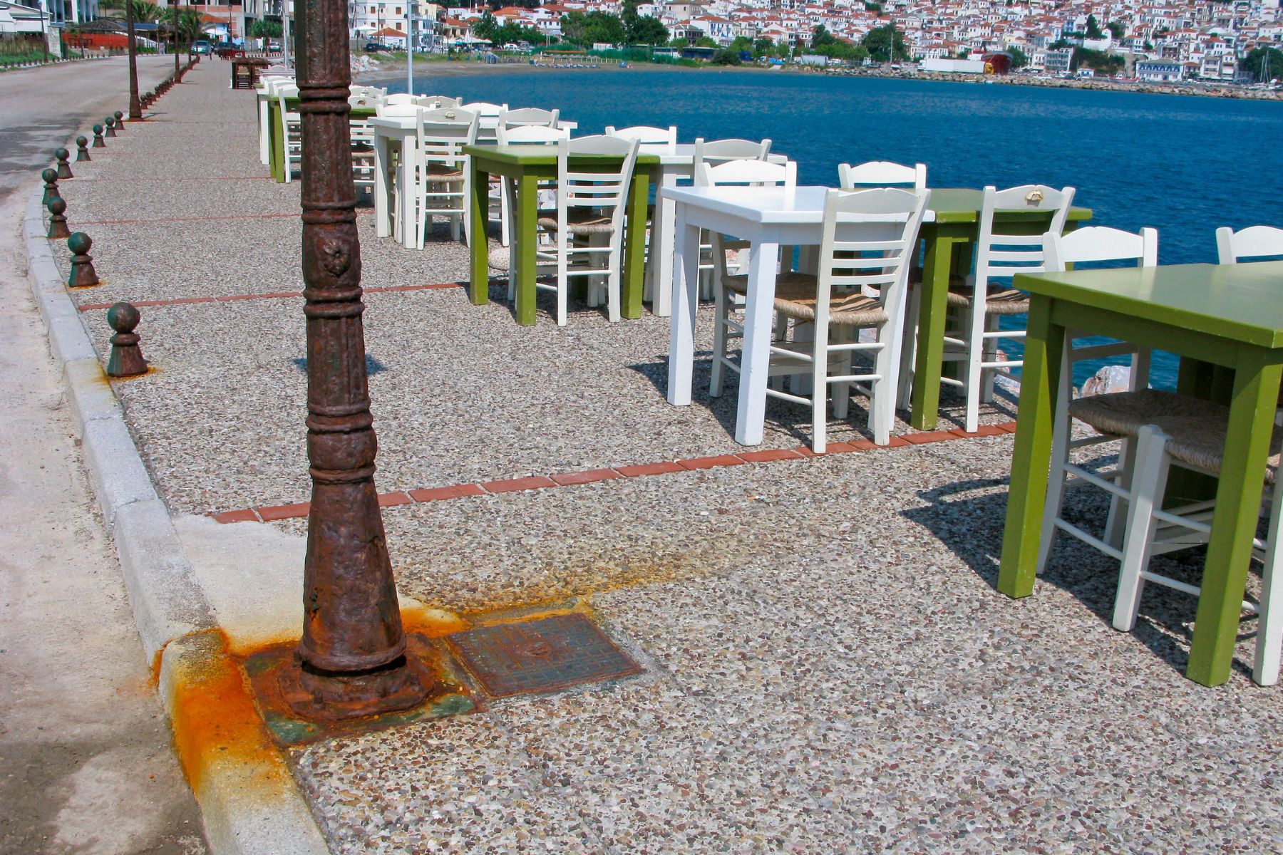 How To Remove Rust Stains from Concrete - Patio Gateway